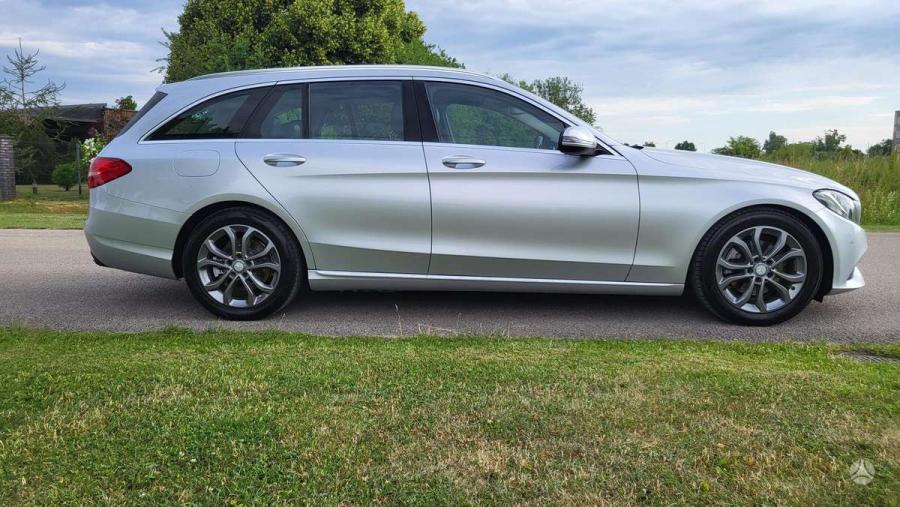 Brown Mercedes-Benz c-220 2016 in Siauliai, with an engine capacity of 2.14 L and mileage of 196 thousand km for 10650 €, photo 7 on AUTOMOTO.COM.LV