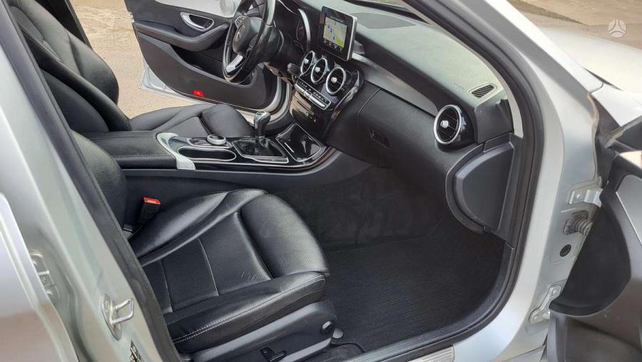Brown Mercedes-Benz c-220 2016 in Siauliai, with an engine capacity of 2.14 L and mileage of 196 thousand km for 10650 €, photo 19 on AUTOMOTO.COM.LV