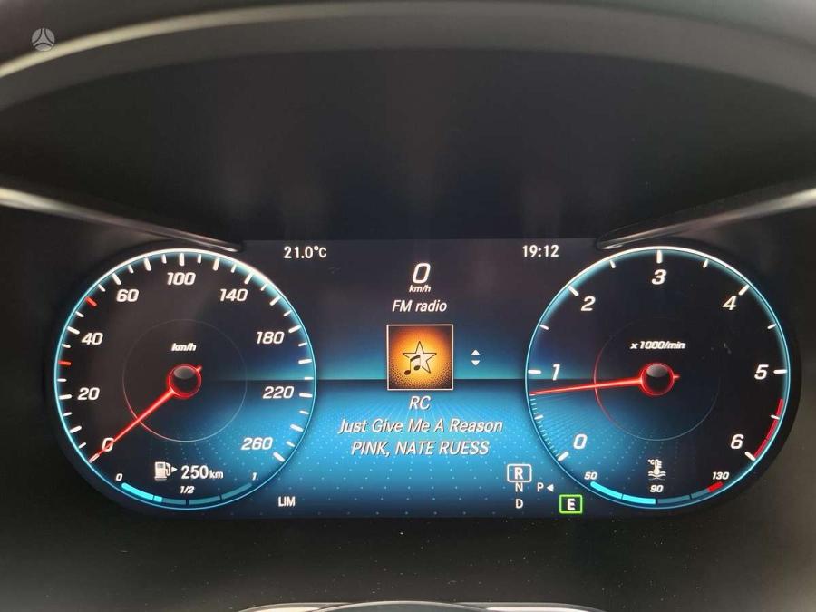 Brown Mercedes-Benz c-220 2018 in Vilnius, with an engine capacity of 1.95 L and mileage of 295 thousand km for 15500 €, photo 16 on AUTOMOTO.COM.LV