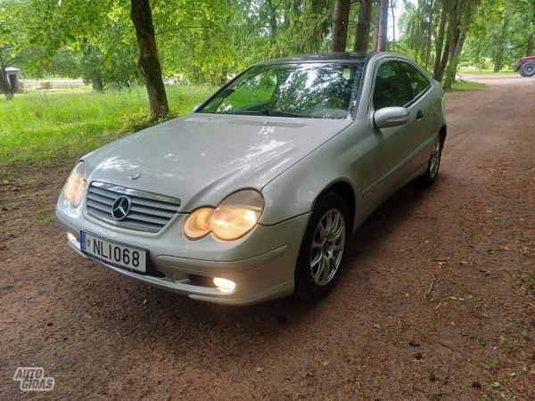 Mercedes-Benz c-220 2003 in Vilnius, with an engine capacity of 2.20 L and mileage of 282 thousand km for 1900 €, photo 1 on AUTOMOTO.COM.LV