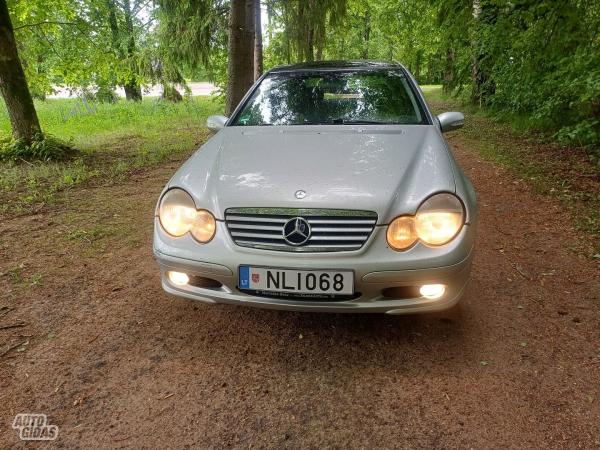 Mercedes-Benz c-220 2003 in Vilnius, with an engine capacity of 2.20 L and mileage of 282 thousand km for 1900 €, photo 2 on AUTOMOTO.COM.LV