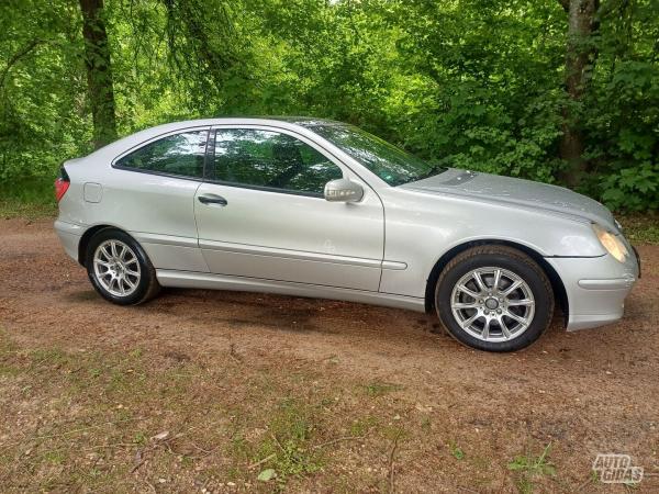 Mercedes-Benz c-220 2003 in Vilnius, with an engine capacity of 2.20 L and mileage of 282 thousand km for 1900 €, photo 4 on AUTOMOTO.COM.LV
