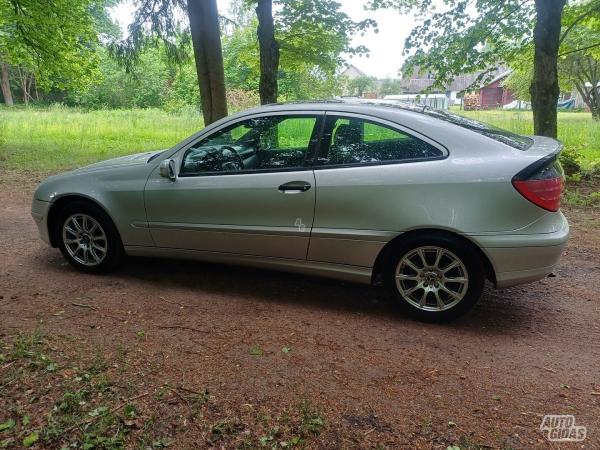 Mercedes-Benz c-220 2003 in Vilnius, with an engine capacity of 2.20 L and mileage of 282 thousand km for 1900 €, photo 9 on AUTOMOTO.COM.LV
