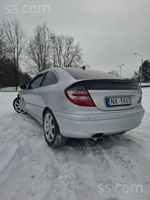 Мерседес Ц 220 2004 в Рига, объемом двигателя 2.20 л и пробегом 265 тыс. км за 3100 €, фото 3 на AUTOMOTO.COM.LV