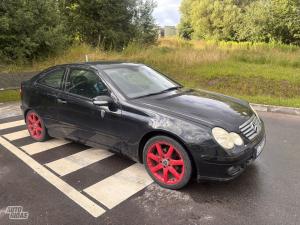 Mercedes-Benz c-220 2005 Molėtai, ar dzinēja tilpumu 2.20 L un nobraukumu 321 tūkst. km par 2500 €, foto  vietnē AUTOMOTO.COM.LV