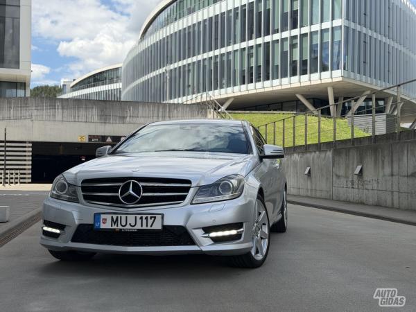 Mercedes-Benz c-220 2013 in Vilnius, with an engine capacity of 2.10 L and mileage of 301 thousand km for 6890 €, photo 9 on AUTOMOTO.COM.LV