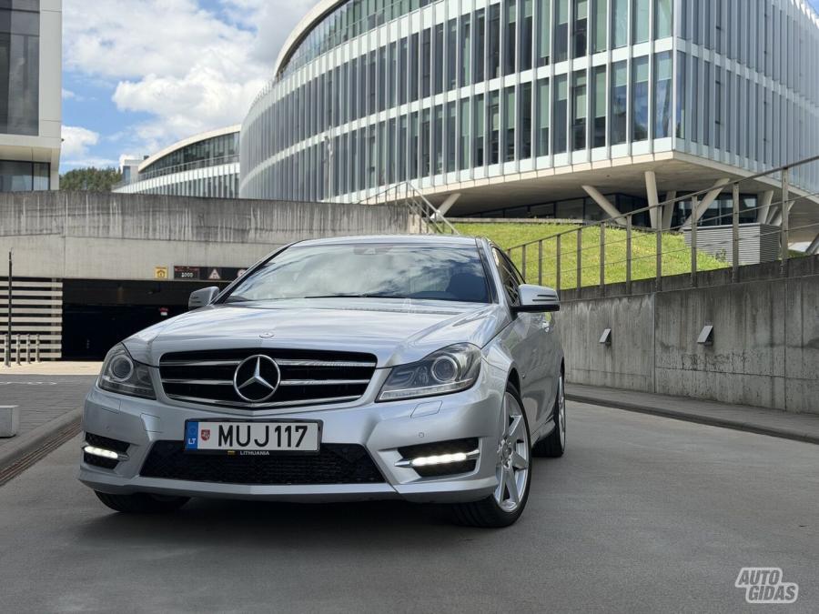 Mercedes-Benz c-220 2013 in Vilnius, with an engine capacity of 2.10 L and mileage of 301 thousand km for 6890 €, photo 10 on AUTOMOTO.COM.LV