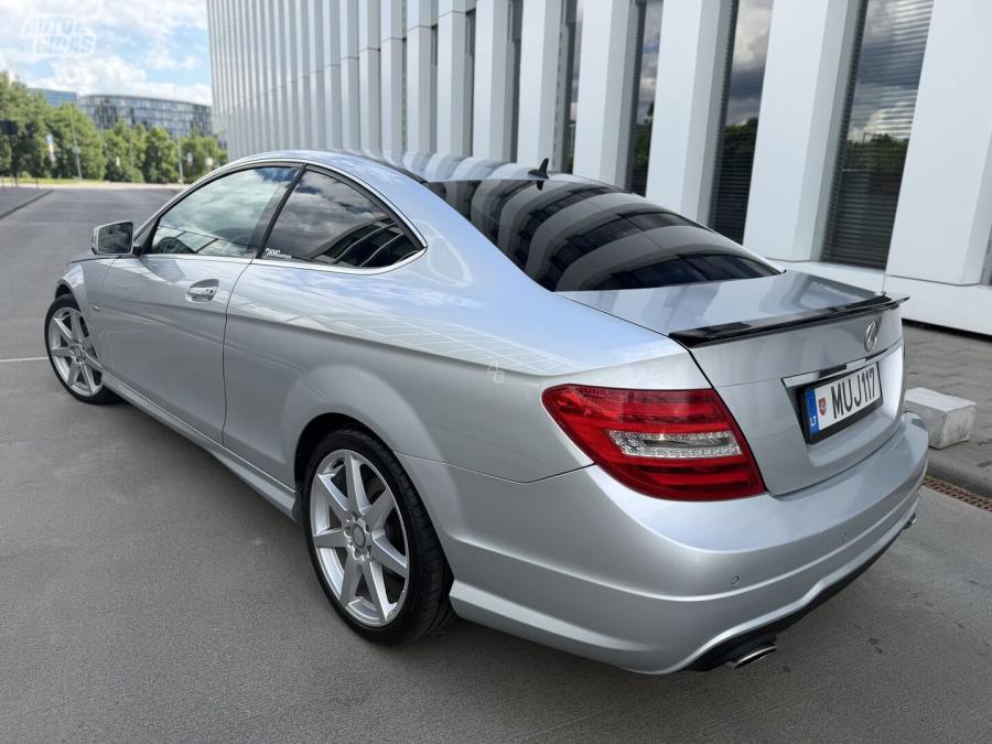 Mercedes-Benz c-220 2013 in Vilnius, with an engine capacity of 2.10 L and mileage of 301 thousand km for 6890 €, photo 11 on AUTOMOTO.COM.LV