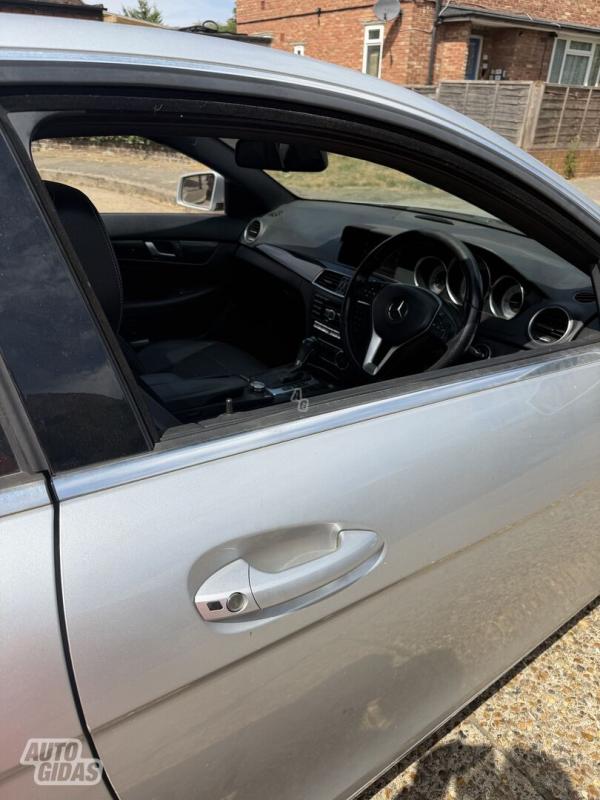 Mercedes-Benz c-220 2014 Kauņa, ar dzinēja tilpumu 2.20 L un nobraukumu 136 tūkst. km par 3550 €, foto 8 vietnē AUTOMOTO.COM.LV