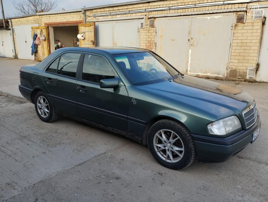 Zaļš Mercedes-Benz c-220 1994 Elektrėnai, ar dzinēja tilpumu 2.20 L un nobraukumu 250 tūkst. km par 1680 €, foto 4 vietnē AUTOMOTO.COM.LV