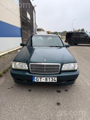Zaļš Mercedes-Benz c-220 1998 Tukums, ar dzinēja tilpumu 2.20 L un nobraukumu 401 tūkst. km par 2200 €, foto 4 vietnē AUTOMOTO.COM.LV