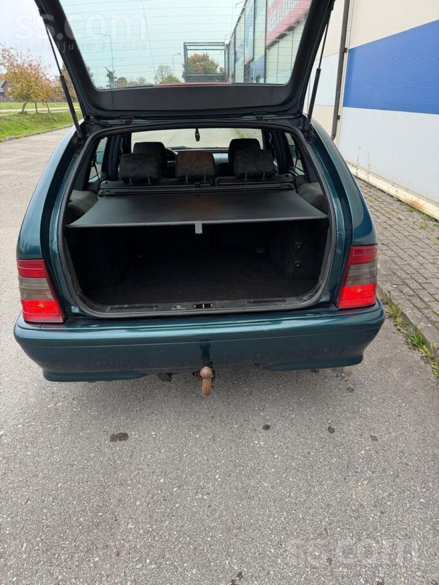 Zaļš Mercedes-Benz c-220 1998 Tukums, ar dzinēja tilpumu 2.20 L un nobraukumu 401 tūkst. km par 2200 €, foto 6 vietnē AUTOMOTO.COM.LV