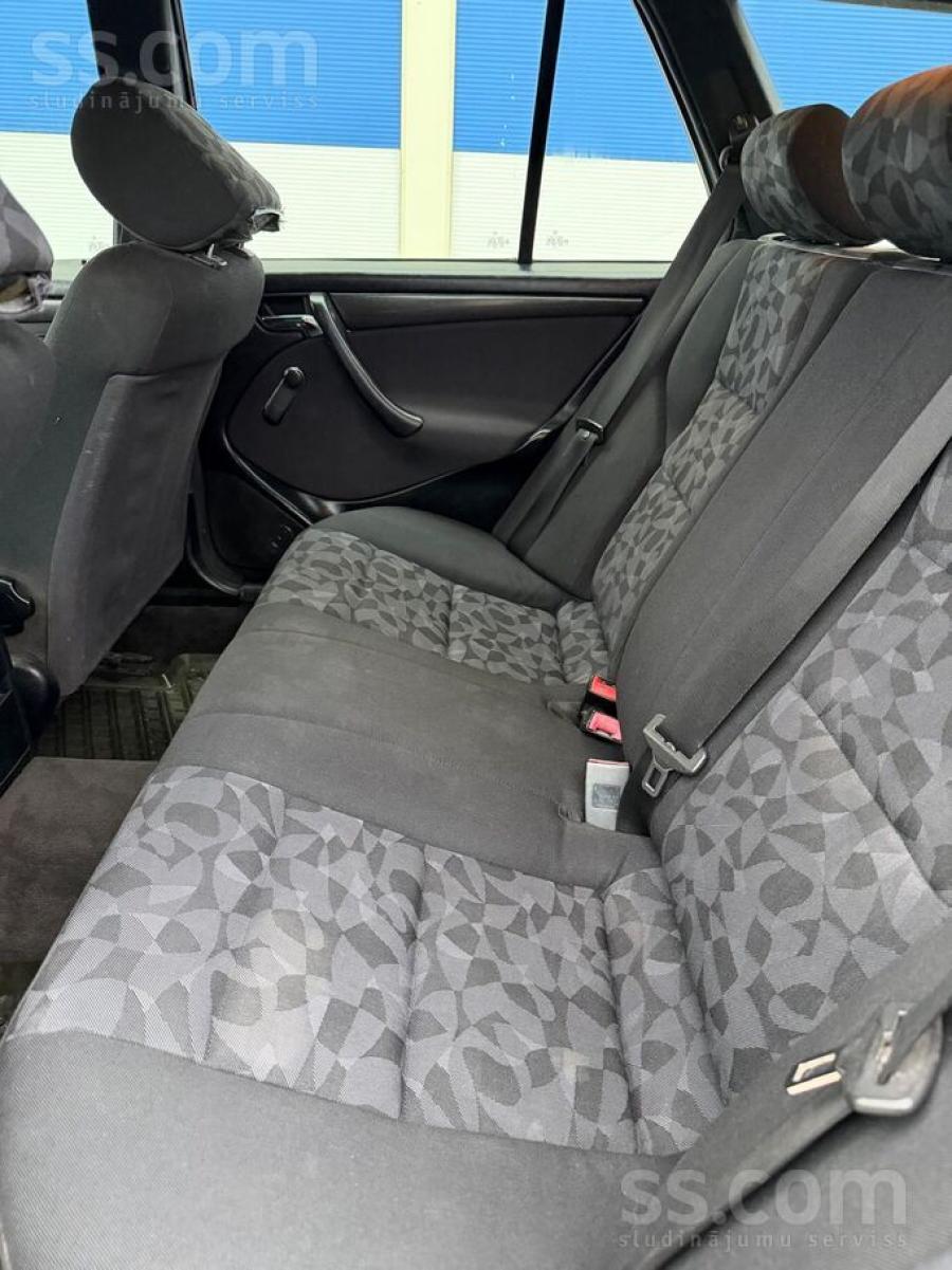 Zaļš Mercedes-Benz c-220 1998 Tukums, ar dzinēja tilpumu 2.20 L un nobraukumu 401 tūkst. km par 2200 €, foto 8 vietnē AUTOMOTO.COM.LV