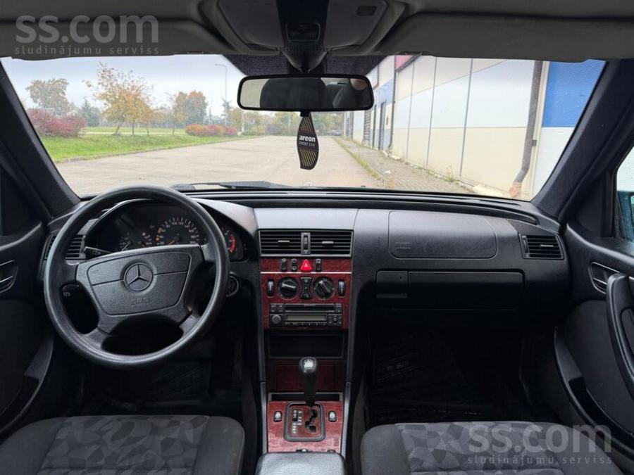 Zaļš Mercedes-Benz c-220 1998 Tukums, ar dzinēja tilpumu 2.20 L un nobraukumu 401 tūkst. km par 2200 €, foto 13 vietnē AUTOMOTO.COM.LV