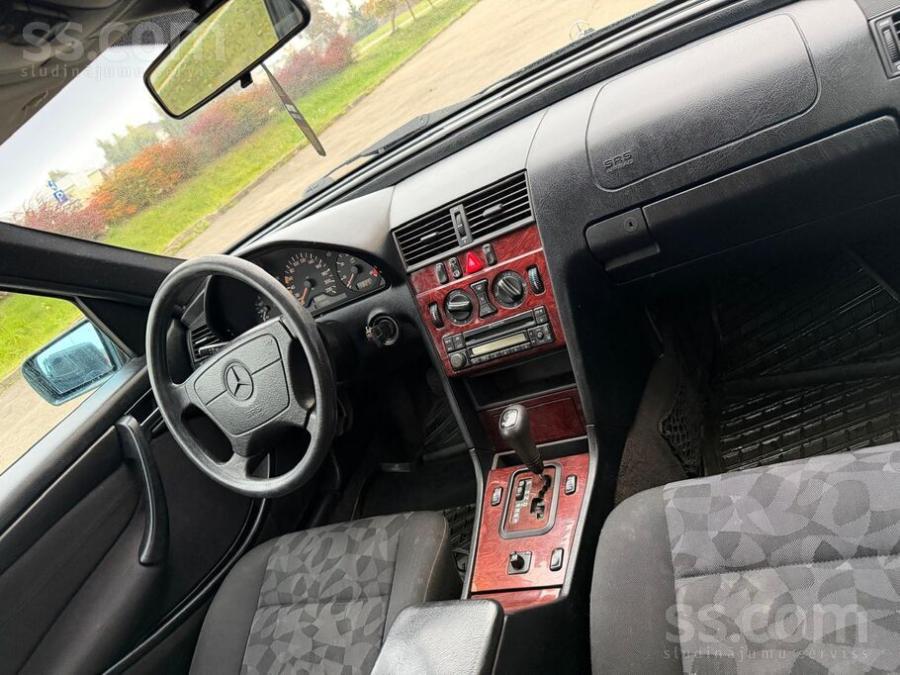 Zaļš Mercedes-Benz c-220 1998 Tukums, ar dzinēja tilpumu 2.20 L un nobraukumu 401 tūkst. km par 2200 €, foto 16 vietnē AUTOMOTO.COM.LV