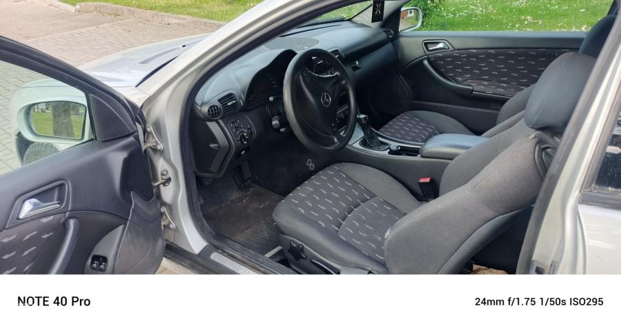 Grey Mercedes-Benz c-220 2001 in Telschi, with an engine capacity of 2.20 L and mileage of 290 thousand km for 1200 €, photo 10 on AUTOMOTO.COM.LV