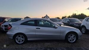 Grey Mercedes-Benz c-220 2002 in Kaunas, with an engine capacity of 2.15 L and mileage of 219 thousand km for 2750 €, photo 6 on AUTOMOTO.COM.LV