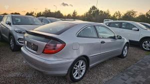 Grey Mercedes-Benz c-220 2002 in Kaunas, with an engine capacity of 2.15 L and mileage of 219 thousand km for 2750 €, photo 7 on AUTOMOTO.COM.LV