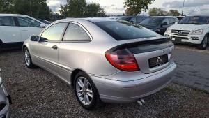 Grey Mercedes-Benz c-220 2002 in Kaunas, with an engine capacity of 2.15 L and mileage of 219 thousand km for 2750 €, photo 8 on AUTOMOTO.COM.LV
