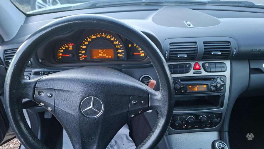 Grey Mercedes-Benz c-220 2002 in Kaunas, with an engine capacity of 2.15 L and mileage of 219 thousand km for 2750 €, photo 13 on AUTOMOTO.COM.LV