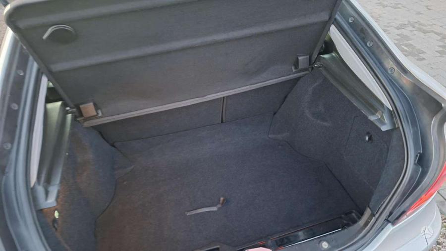Grey Mercedes-Benz c-220 2002 in Kaunas, with an engine capacity of 2.15 L and mileage of 219 thousand km for 2750 €, photo 16 on AUTOMOTO.COM.LV