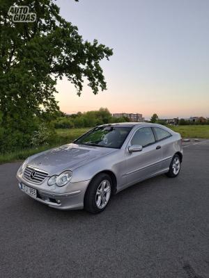 Grey Mercedes-Benz c-220 2003 in Radviliskis, with an engine capacity of 2.20 L and mileage of 350 thousand km for 2050 €, photo  on AUTOMOTO.COM.LV