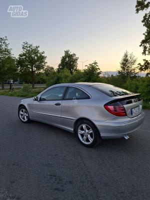 Grey Mercedes-Benz c-220 2003 in Radviliskis, with an engine capacity of 2.20 L and mileage of 350 thousand km for 2050 €, photo 3 on AUTOMOTO.COM.LV