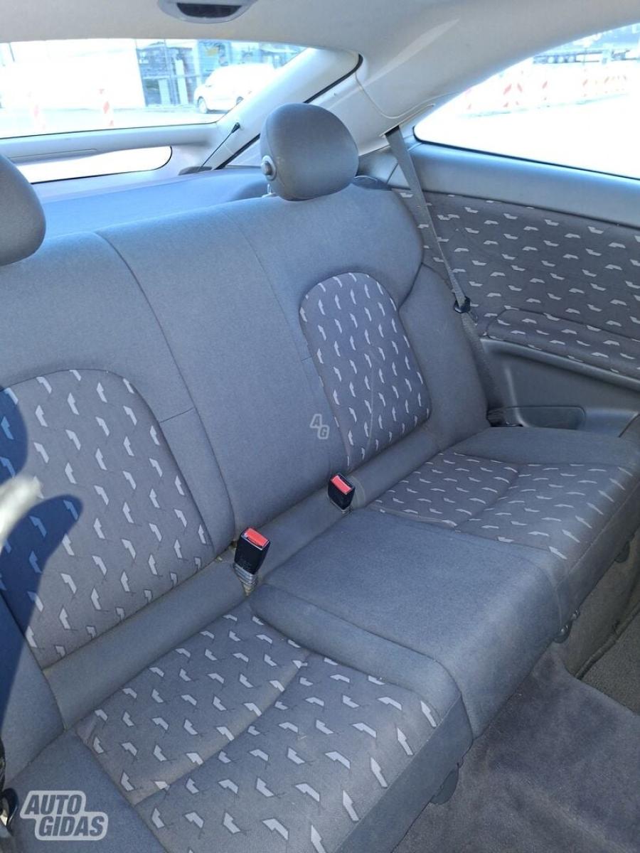 Grey Mercedes-Benz c-220 2003 in Radviliskis, with an engine capacity of 2.20 L and mileage of 350 thousand km for 2050 €, photo 4 on AUTOMOTO.COM.LV