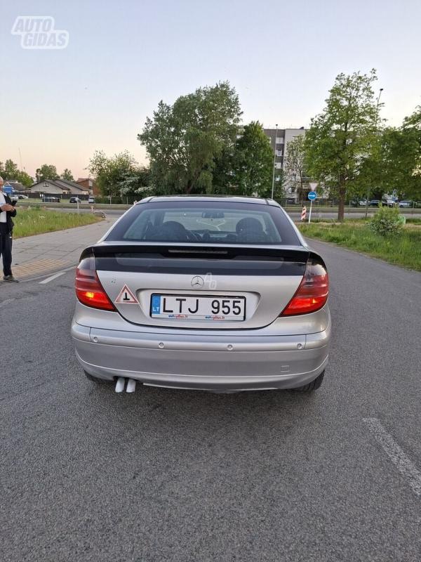 Grey Mercedes-Benz c-220 2003 in Radviliskis, with an engine capacity of 2.20 L and mileage of 350 thousand km for 2050 €, photo 6 on AUTOMOTO.COM.LV