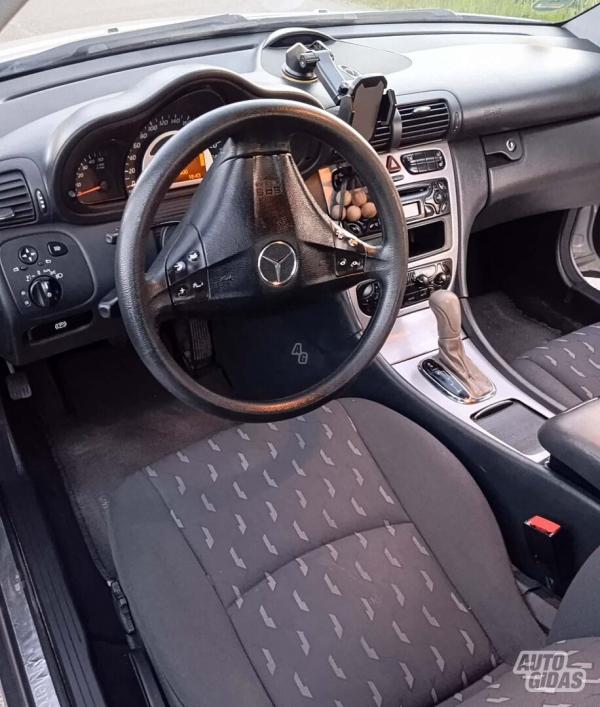 Grey Mercedes-Benz c-220 2003 in Radviliskis, with an engine capacity of 2.20 L and mileage of 350 thousand km for 2050 €, photo 7 on AUTOMOTO.COM.LV