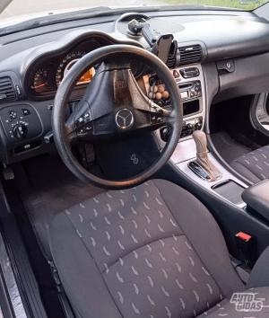 Grey Mercedes-Benz c-220 2003 in Radviliskis, with an engine capacity of 2.20 L and mileage of 350 thousand km for 2050 €, photo 8 on AUTOMOTO.COM.LV