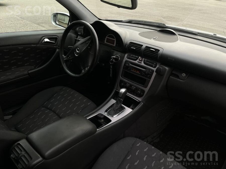 Серый Мерседес Ц 220 2003 в Рига, объемом двигателя 2.20 л и пробегом 320 тыс. км за 1400 €, фото 6 на AUTOMOTO.COM.LV