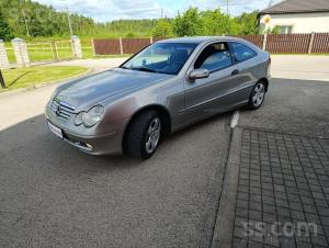 Grey Mercedes-Benz c-220 2004 in Rezekne, with an engine capacity of 2.20 L and mileage of 0 thousand km for 2450 €, photo 3 on AUTOMOTO.COM.LV