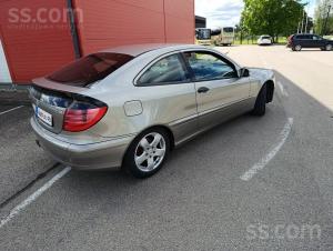 Grey Mercedes-Benz c-220 2004 in Rezekne, with an engine capacity of 2.20 L and mileage of 0 thousand km for 2450 €, photo 4 on AUTOMOTO.COM.LV