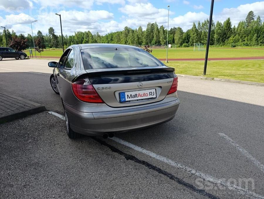 Grey Mercedes-Benz c-220 2004 in Rezekne, with an engine capacity of 2.20 L and mileage of 0 thousand km for 2450 €, photo 5 on AUTOMOTO.COM.LV