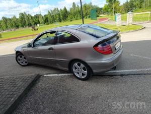Grey Mercedes-Benz c-220 2004 in Rezekne, with an engine capacity of 2.20 L and mileage of 0 thousand km for 2450 €, photo 6 on AUTOMOTO.COM.LV