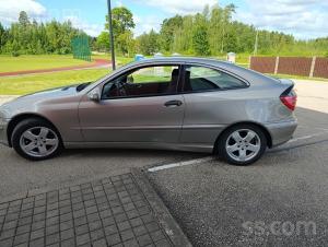 Grey Mercedes-Benz c-220 2004 in Rezekne, with an engine capacity of 2.20 L and mileage of 0 thousand km for 2450 €, photo 7 on AUTOMOTO.COM.LV