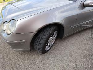 Grey Mercedes-Benz c-220 2004 in Rezekne, with an engine capacity of 2.20 L and mileage of 0 thousand km for 2450 €, photo 13 on AUTOMOTO.COM.LV