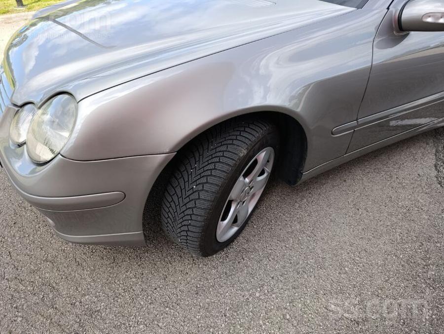 Grey Mercedes-Benz c-220 2004 in Rezekne, with an engine capacity of 2.20 L and mileage of 0 thousand km for 2450 €, photo 13 on AUTOMOTO.COM.LV