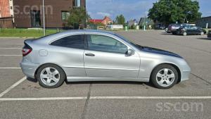 Grey Mercedes-Benz c-220 2004 in Limbazi, with an engine capacity of 2.20 L and mileage of 379 thousand km for 1100 €, photo 6 on AUTOMOTO.COM.LV