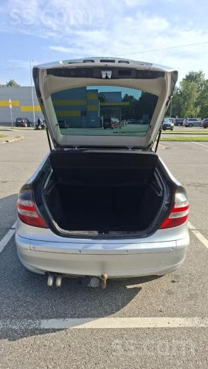 Grey Mercedes-Benz c-220 2004 in Limbazi, with an engine capacity of 2.20 L and mileage of 379 thousand km for 1100 €, photo 7 on AUTOMOTO.COM.LV