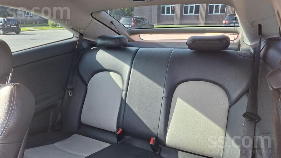 Grey Mercedes-Benz c-220 2004 in Limbazi, with an engine capacity of 2.20 L and mileage of 379 thousand km for 1100 €, photo 9 on AUTOMOTO.COM.LV