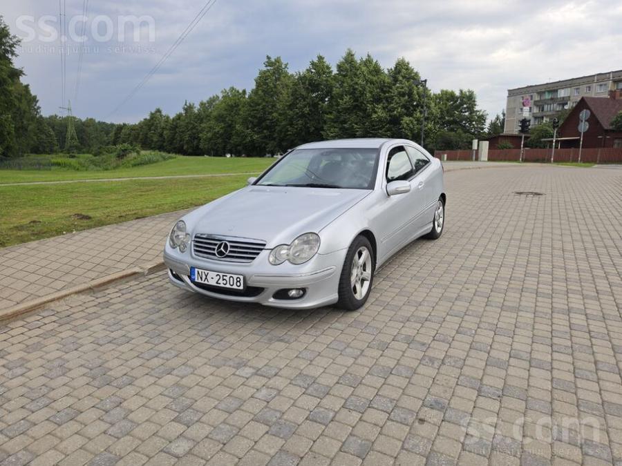 Серый Мерседес Ц 220 2004 в Рига, объемом двигателя 2.20 л и пробегом 295 тыс. км за 2450 €, фото 9 на AUTOMOTO.COM.LV