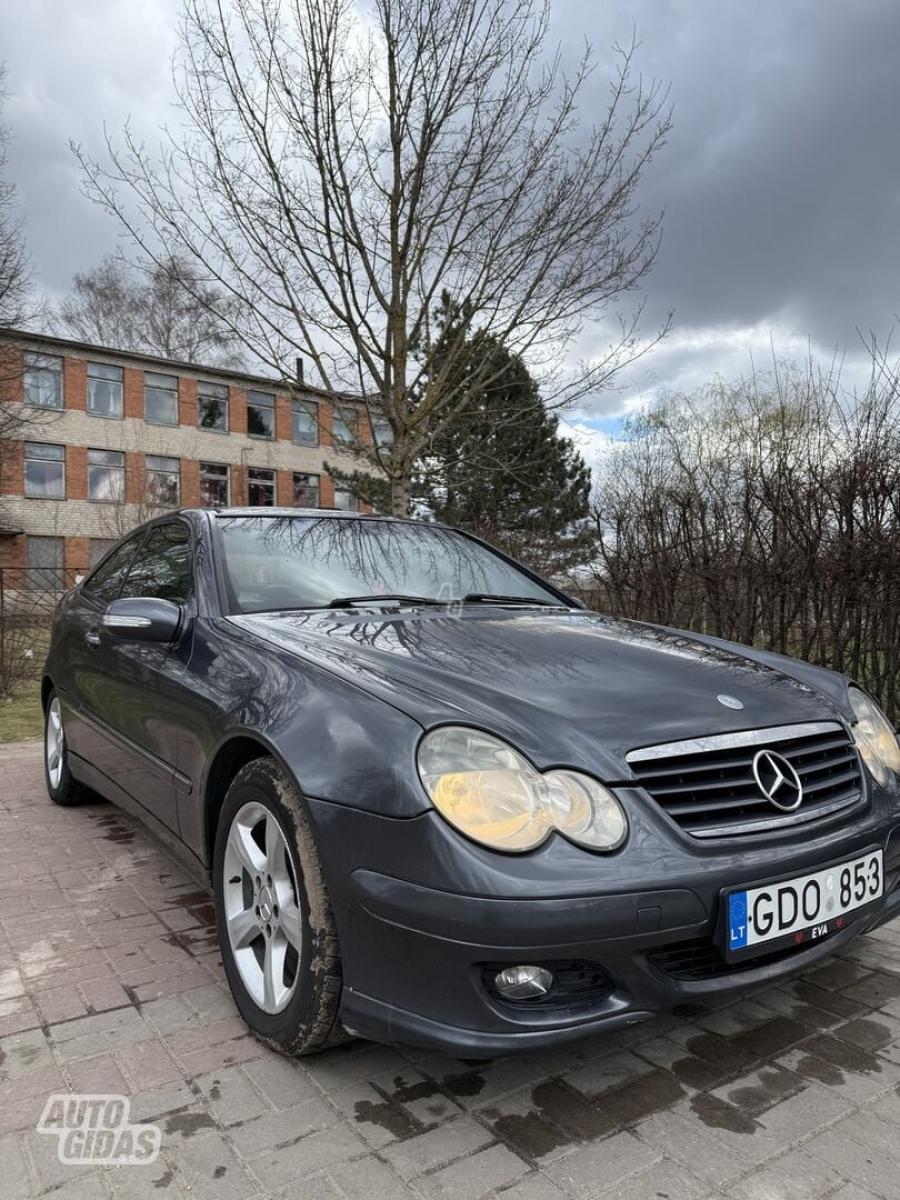 Grey Mercedes-Benz c-220 2006 in Vilnius, with an engine capacity of 2.20 L and mileage of 301 thousand km for 1500 €, photo 3 on AUTOMOTO.COM.LV