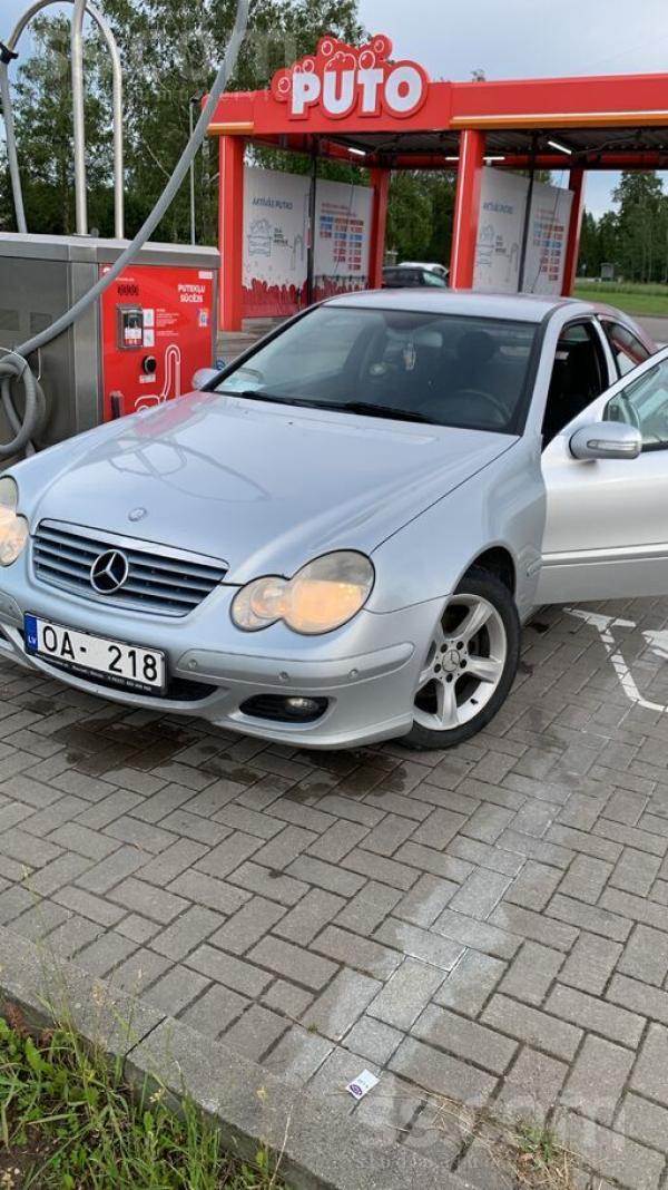 Grey Mercedes-Benz c-220 2007 in Dobele, with an engine capacity of 2.20 L and mileage of 395 thousand km for 3200 €, photo 1 on AUTOMOTO.COM.LV