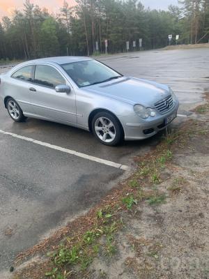Grey Mercedes-Benz c-220 2007 in Dobele, with an engine capacity of 2.20 L and mileage of 395 thousand km for 3200 €, photo 3 on AUTOMOTO.COM.LV