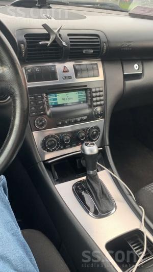 Grey Mercedes-Benz c-220 2007 in Dobele, with an engine capacity of 2.20 L and mileage of 395 thousand km for 3200 €, photo 4 on AUTOMOTO.COM.LV