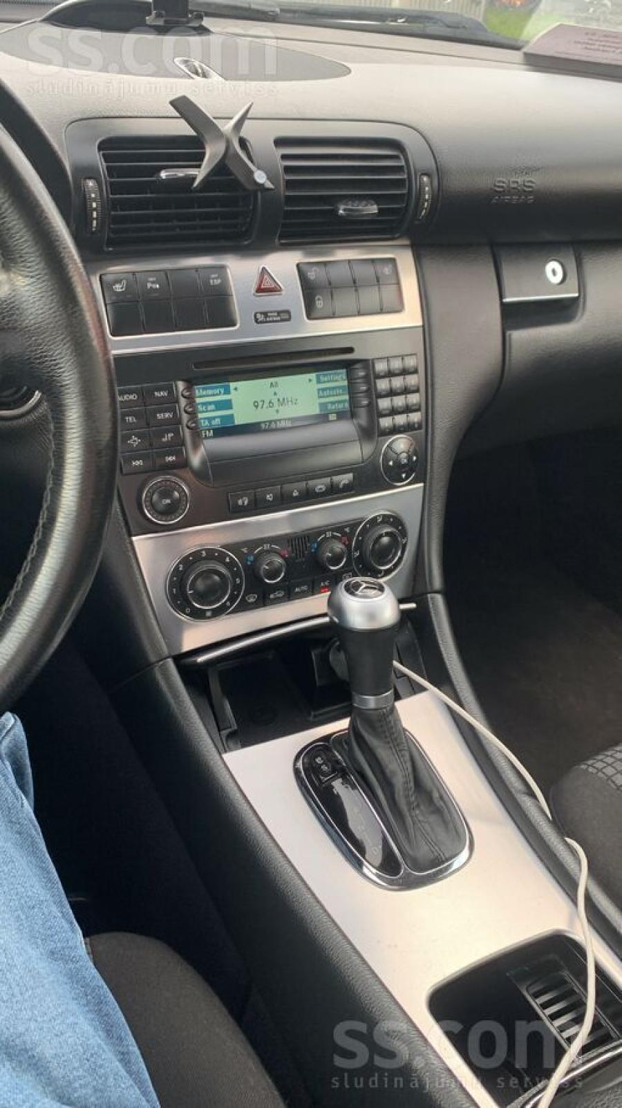 Grey Mercedes-Benz c-220 2007 in Dobele, with an engine capacity of 2.20 L and mileage of 395 thousand km for 3200 €, photo 4 on AUTOMOTO.COM.LV