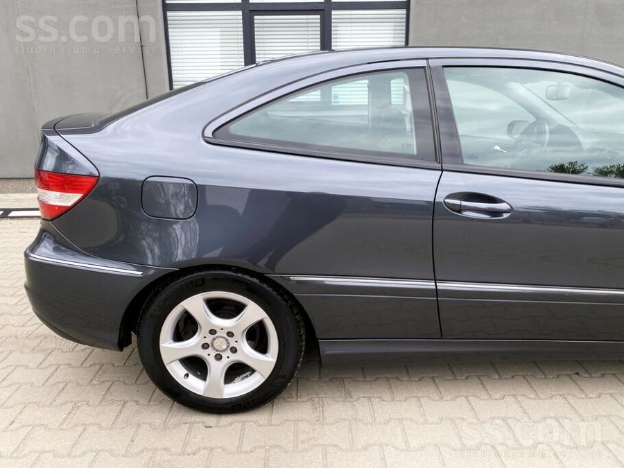 Pelēks Mercedes-Benz c-220 2009 Rīga, ar dzinēja tilpumu 2.20 L un nobraukumu 257 tūkst. km par 3000 €, foto 33 vietnē AUTOMOTO.COM.LV