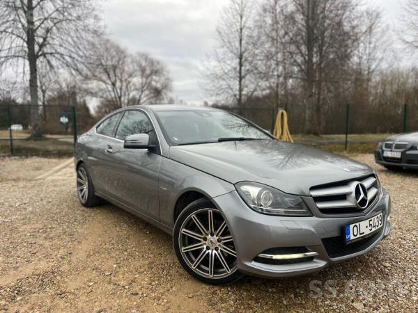 Grey Mercedes-Benz c-220 2011 in Kuldiga, with an engine capacity of 2.20 L and mileage of 264 thousand km for 7790 €, photo 1 on AUTOMOTO.COM.LV